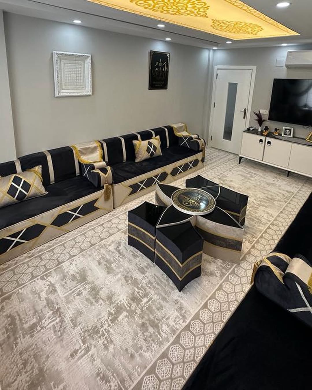 Arabic Furniture for Cafes, Arabic Majlis, Wooden Bench Majlis, Morocc